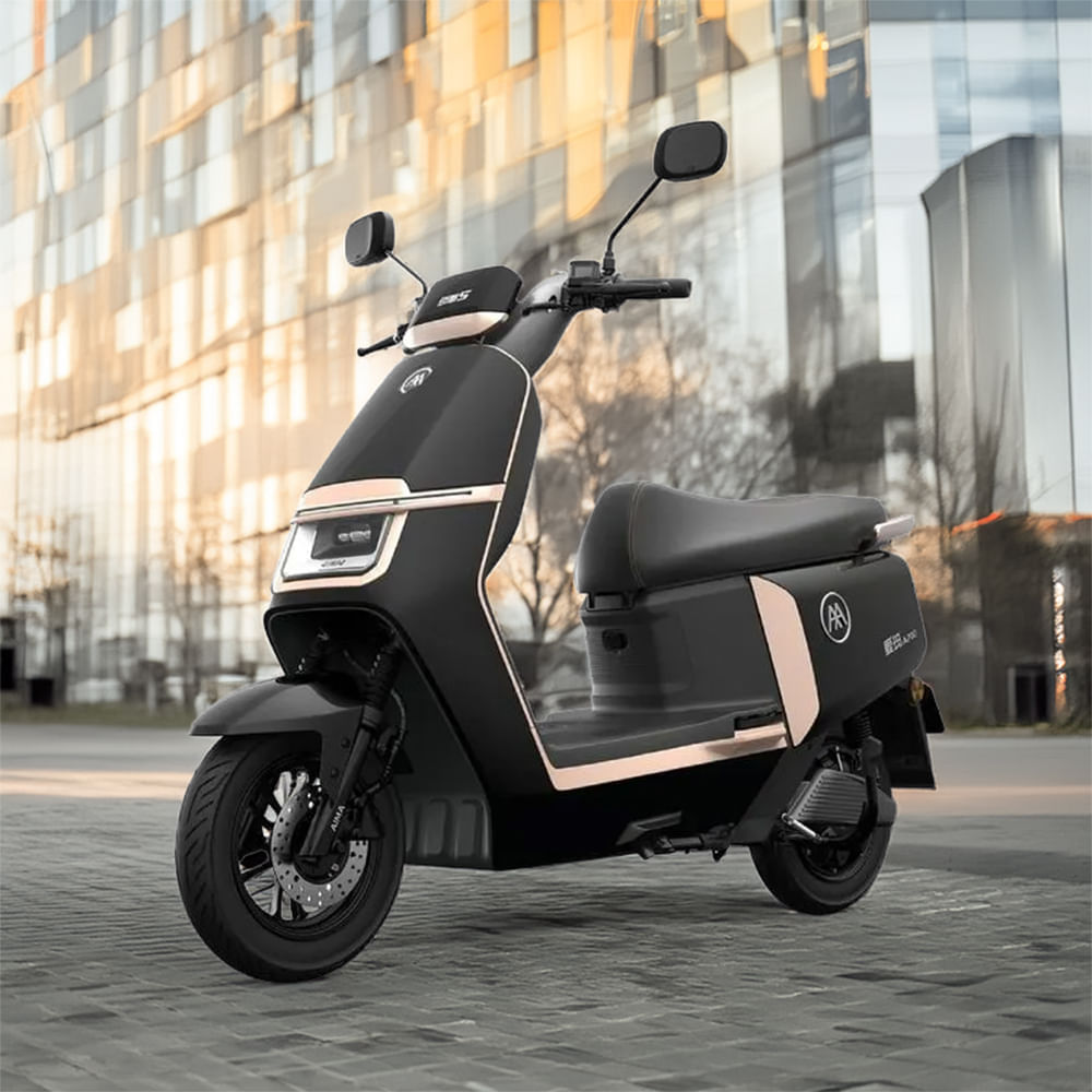 Scooter Eléctrico Aima A700 Commader P86139 | 1200 Watts 50 Km Color Negro